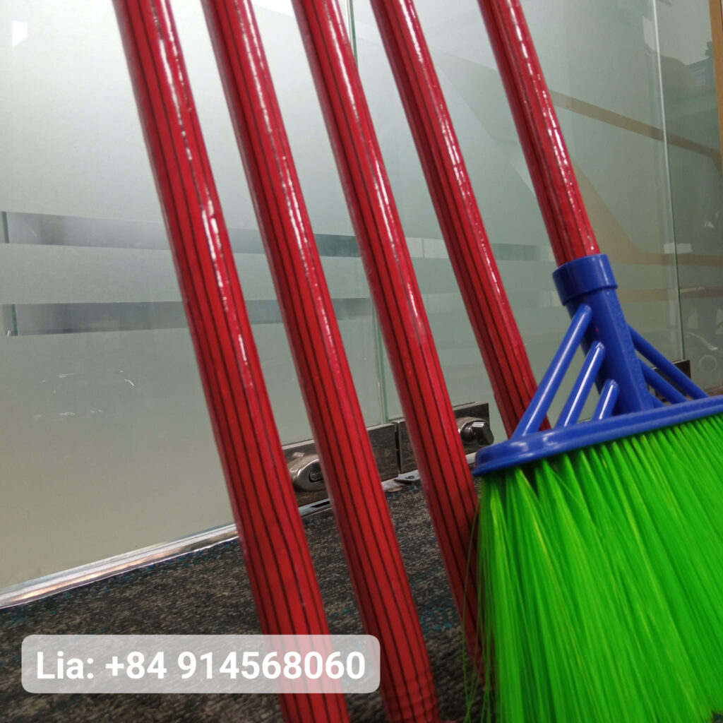 Red PVC Wooden Broom Handle - VDEX | Full material exchange